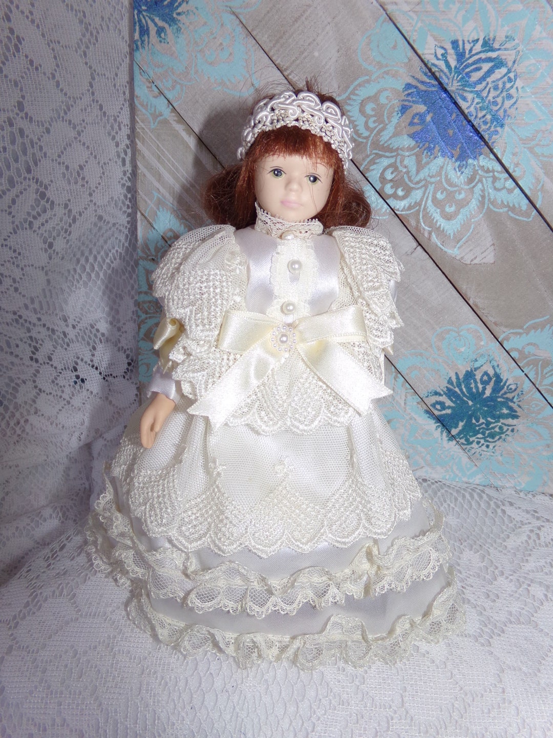 Porcelain Musical Doll. Victorian Style Doll , Vintage Bride Doll W ...