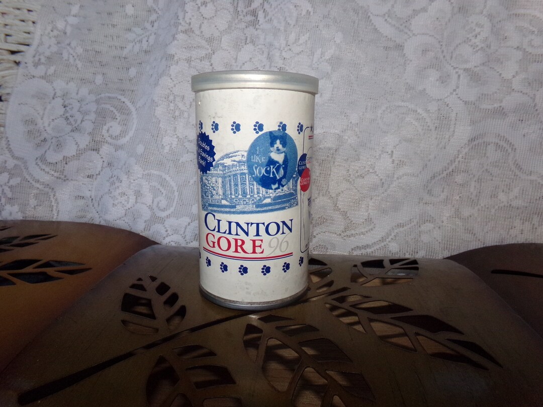 Vintage Presidential Campaign Badges and Buttons / Clintons Political ...