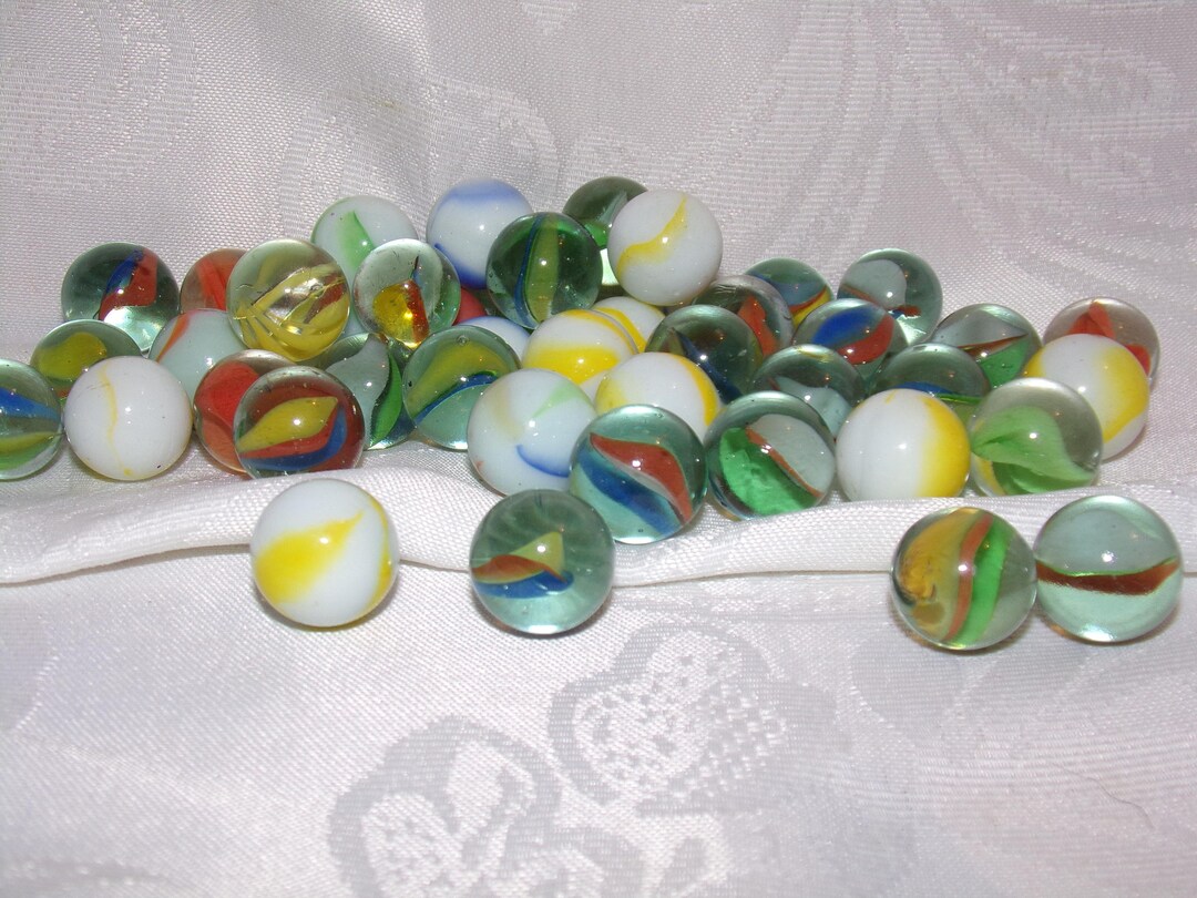 Vintage Collectible Cats Eyes Marbles / White Milk Glass Marbles ...