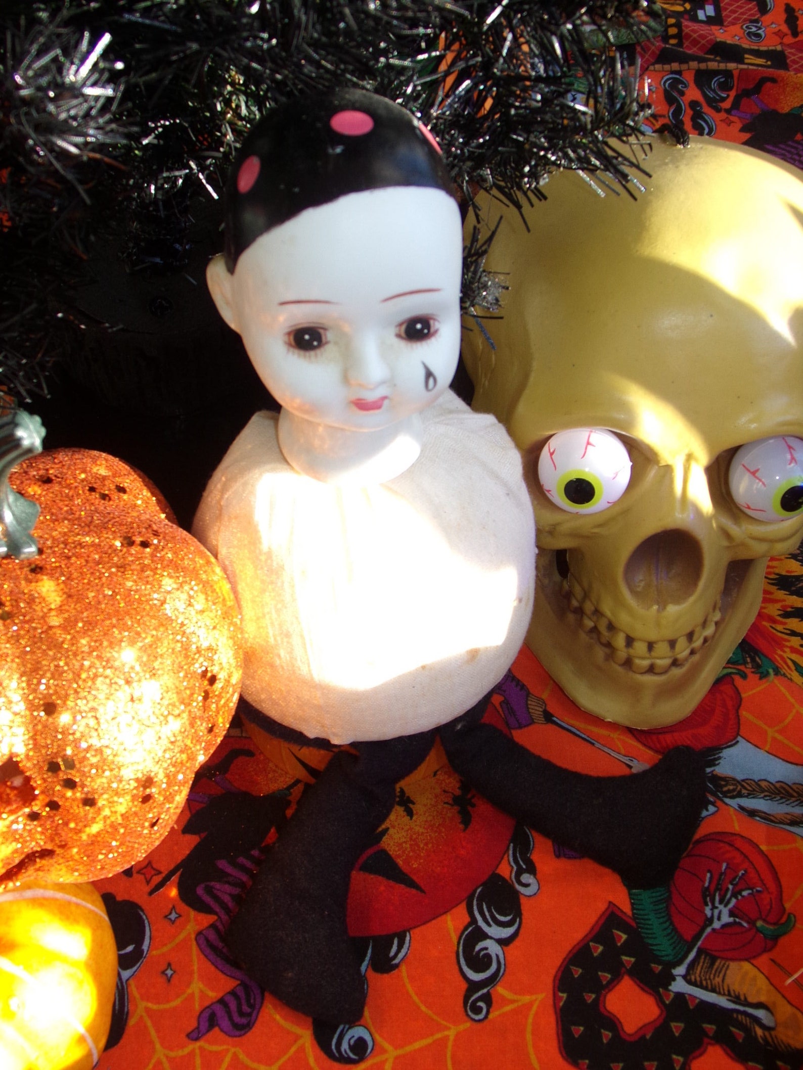 Creepy Halloween Prop . Gothic Creepy Doll . Vintage Musical Clown Doll ...