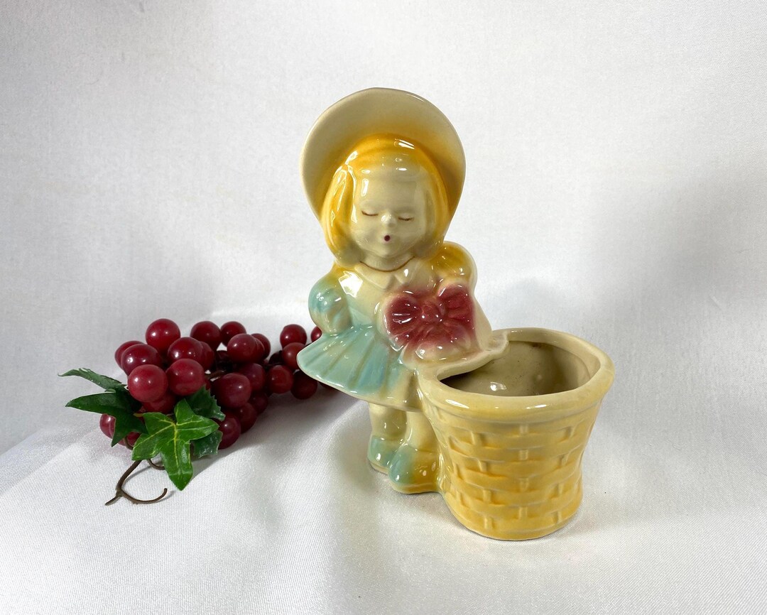 1950s USA Shawnee Pottery #534 Whistling Bonnet Girl With Basket ...