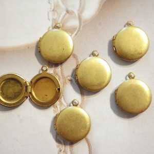 6 Vintage Brass 13mm Round Lockets - Etsy