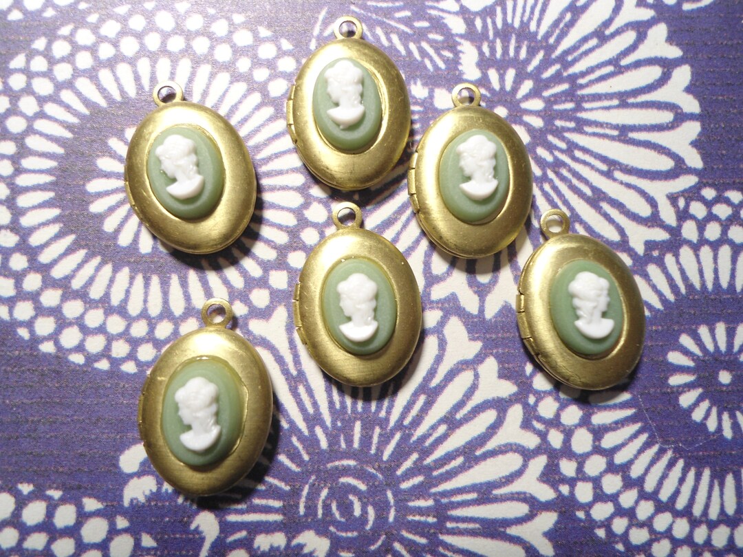 6 Brass 14x10mm Oval Lockets With Peridot Green Cameos - Etsy