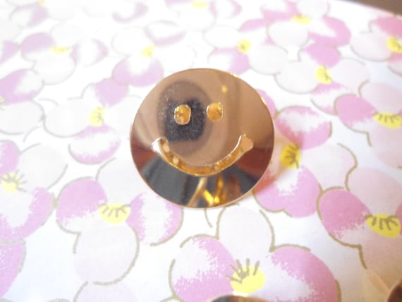 6 Goldplated Smiley Face Pins - Gem
