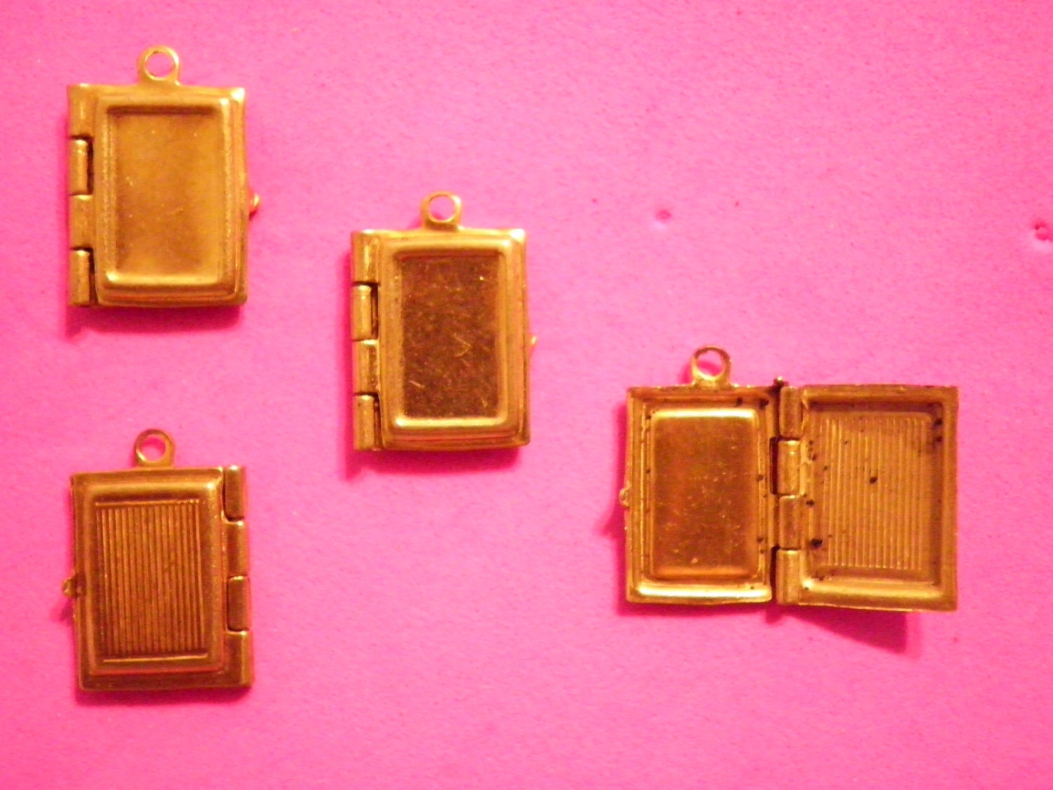 4 Vintage Brass 15mm Bible Lockets - Etsy