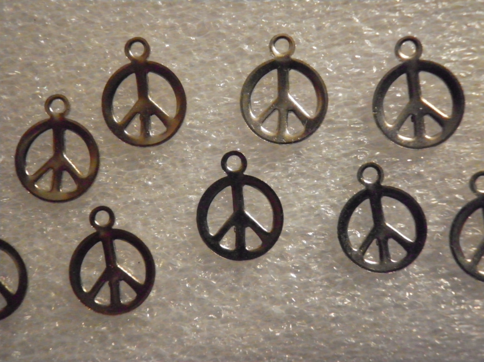 12 Vintage Silverplated 10mm Peace Sign Charms - Etsy