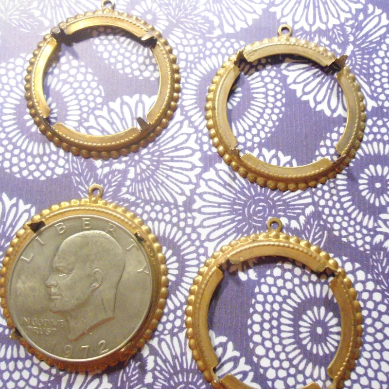 Coin Pendant Holder - Etsy
