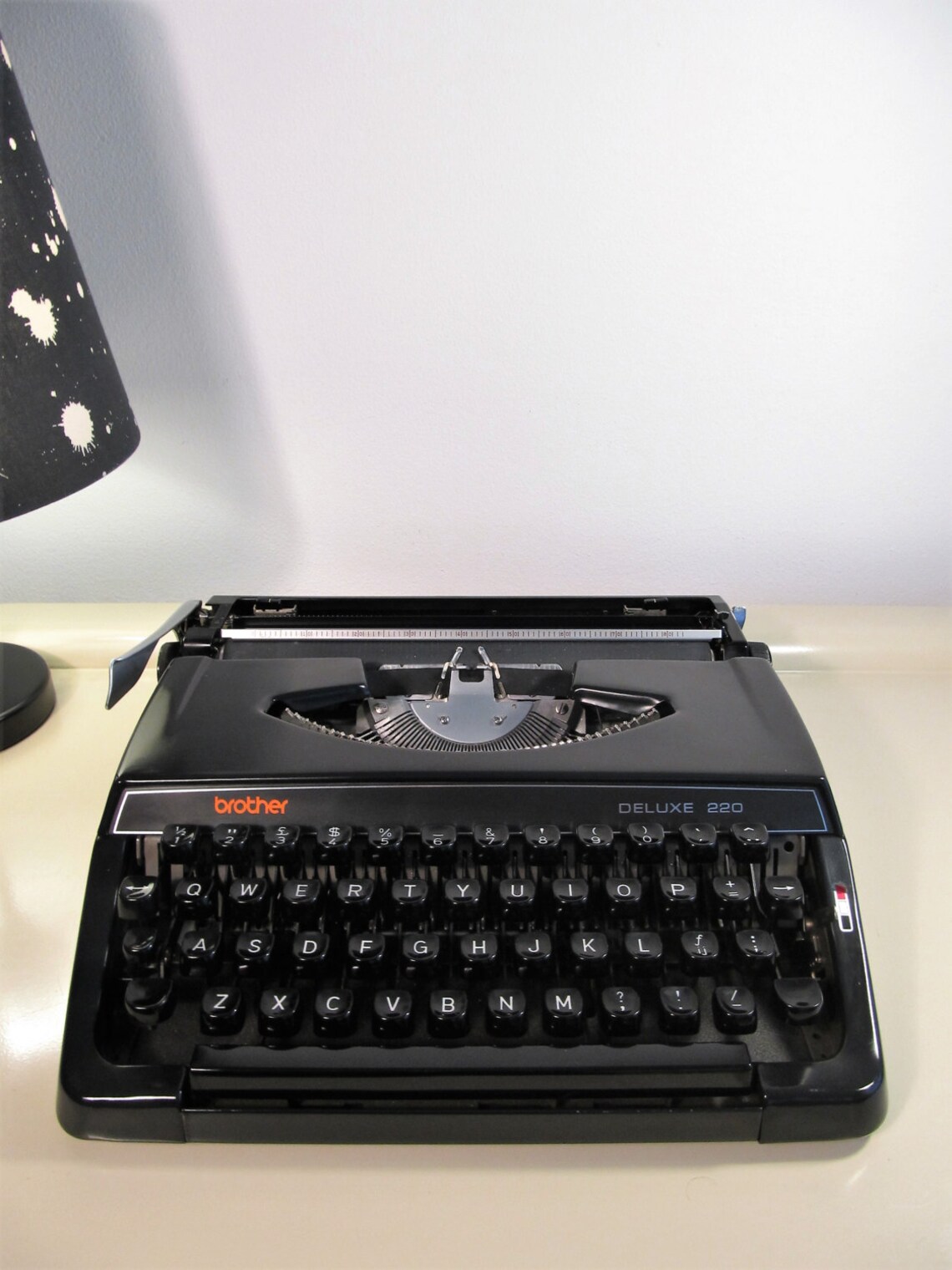 Vintage Typewriter Typewriter BROTHER Deluxe 220 Working | Etsy