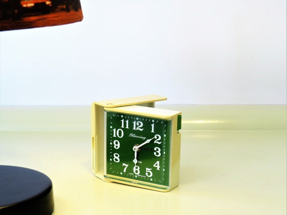 Home Décor Clocks Home & Living Home Decor Clock Retro Gift Green Color ...
