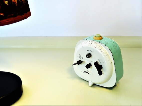 Home Décor Clocks Home & Living Home Decor Clock Retro Gift Green Color ...