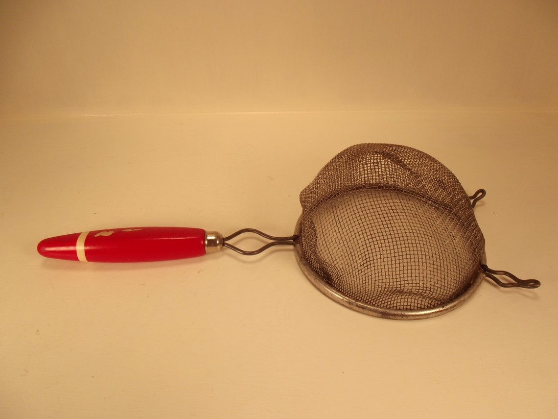 RED HANDLED STRAINER Antique Mesh Wooden Handle in Great - Etsy Ireland
