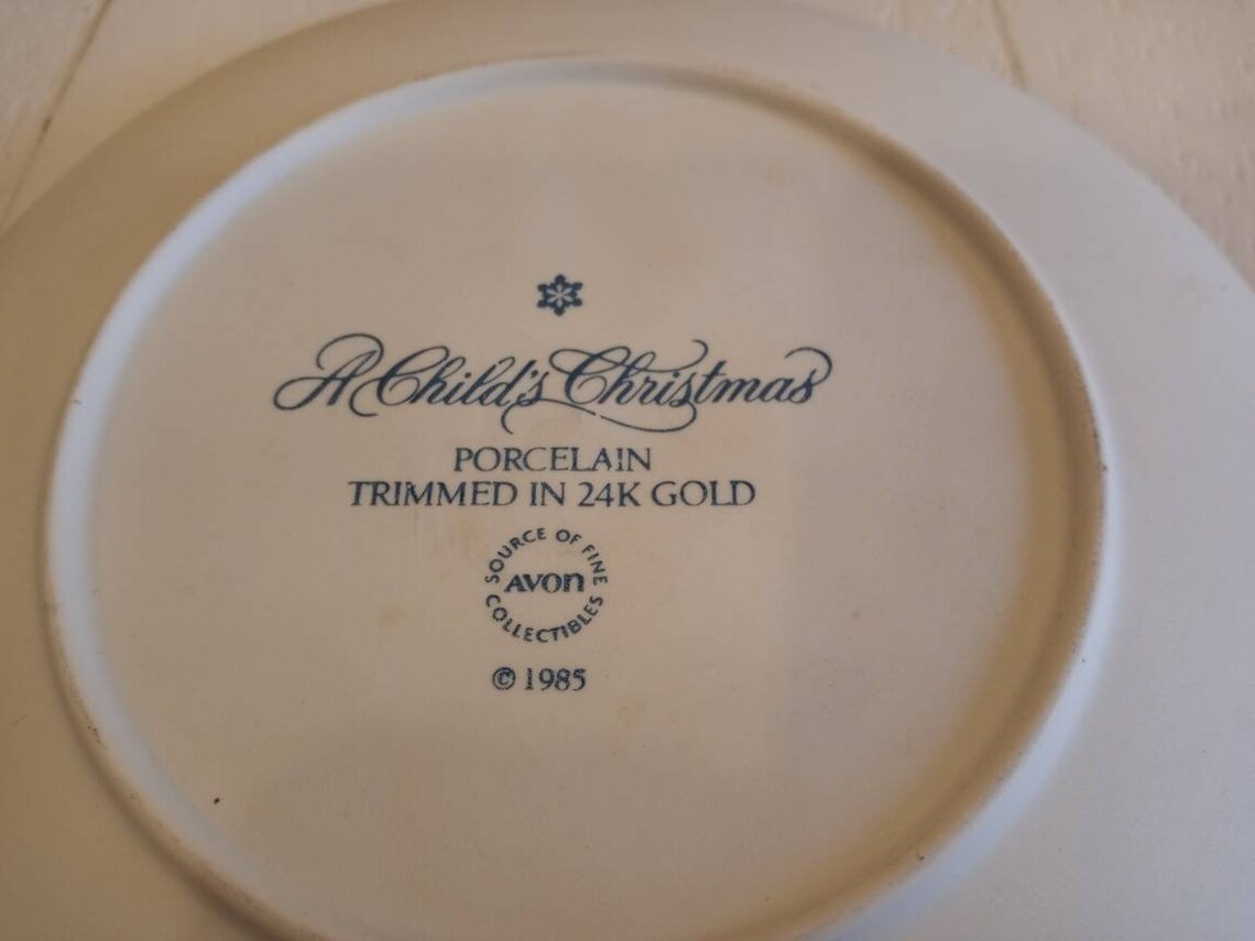 AVON CHRISTMAS PLATE "a Child's Christmas" 1985 Matte Glazed ...