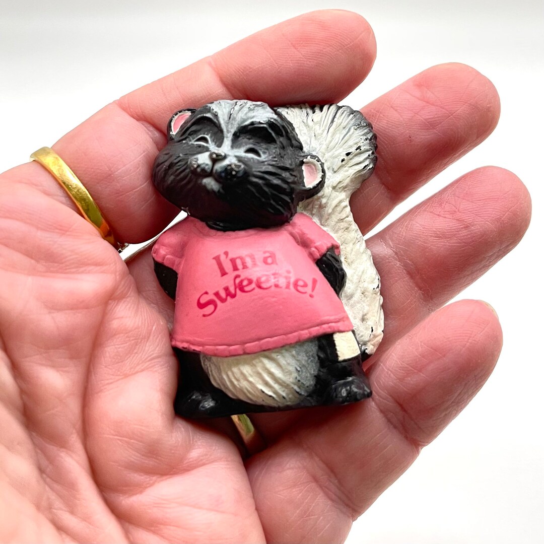 Darling Little Hallmark 1980s Skunk Pin " I'm a Sweetie" · Hallmark Pin ...