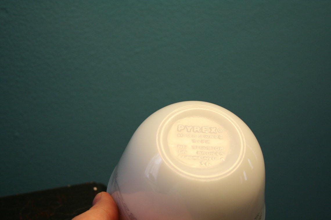 Vintage Pyrex Cups 2 Pair of Mugs Housewares Housewarming Gift ...