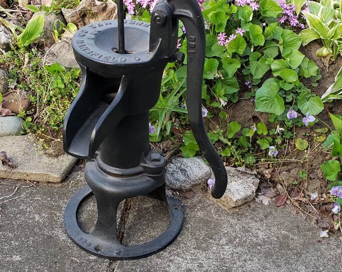 Black Antique Barnes Mfg Co Hand Well Water Pitcher Pump, Rustic Décor ...