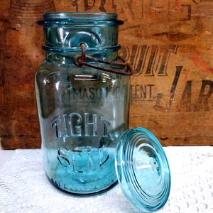 One Vintage IMPERFECT Tight Seal Aqua Blue Quart Sized Jar With Wire ...