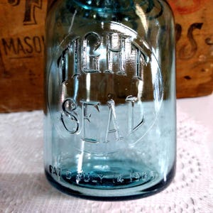 One Vintage IMPERFECT Tight Seal Aqua Blue Quart Sized Jar With Wire ...