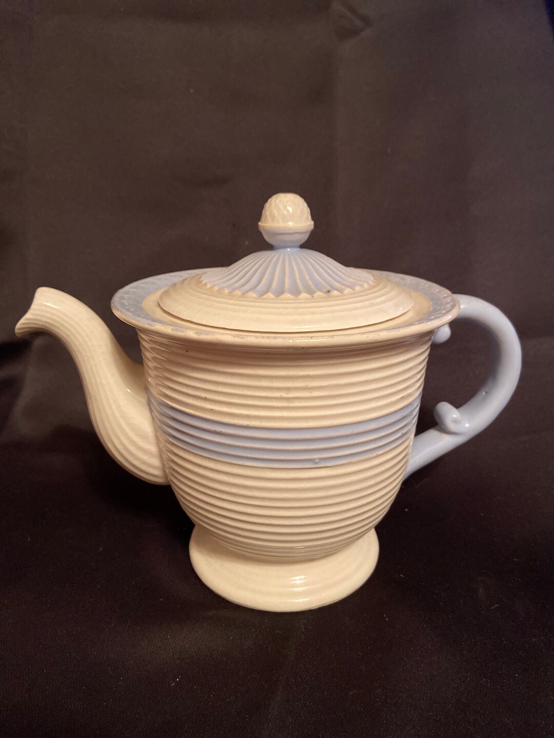 Vintage Maruhon Ware Handpainted in Japan Pastel Blue and White Teapot ...