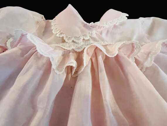 1960s Pink Frilly Ruffled Lace trimmed doll or preemi… - Gem