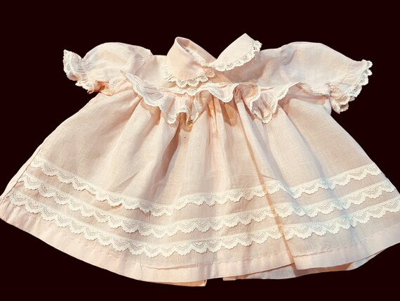 1960s Pink Frilly Ruffled Lace trimmed doll or preemi… - Gem