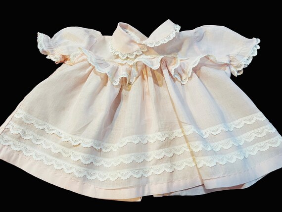 1960s Pink Frilly Ruffled Lace trimmed doll or preemi… - Gem