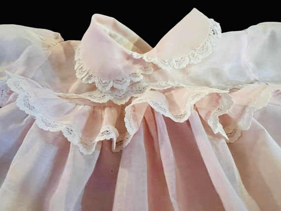 1960s Pink Frilly Ruffled Lace trimmed doll or preemi… - Gem