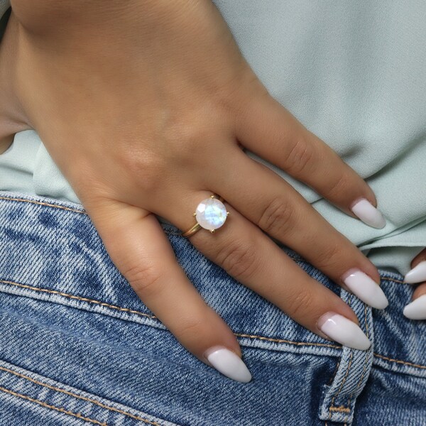 Round Stone Ring - Etsy