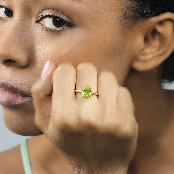 18k Peridot Ring - Etsy