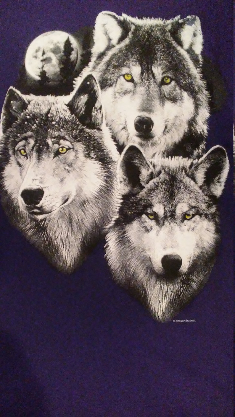 Wolf Pack T-shirt 3 Wolves T-shirt Realistic Wolves Shirt - Etsy