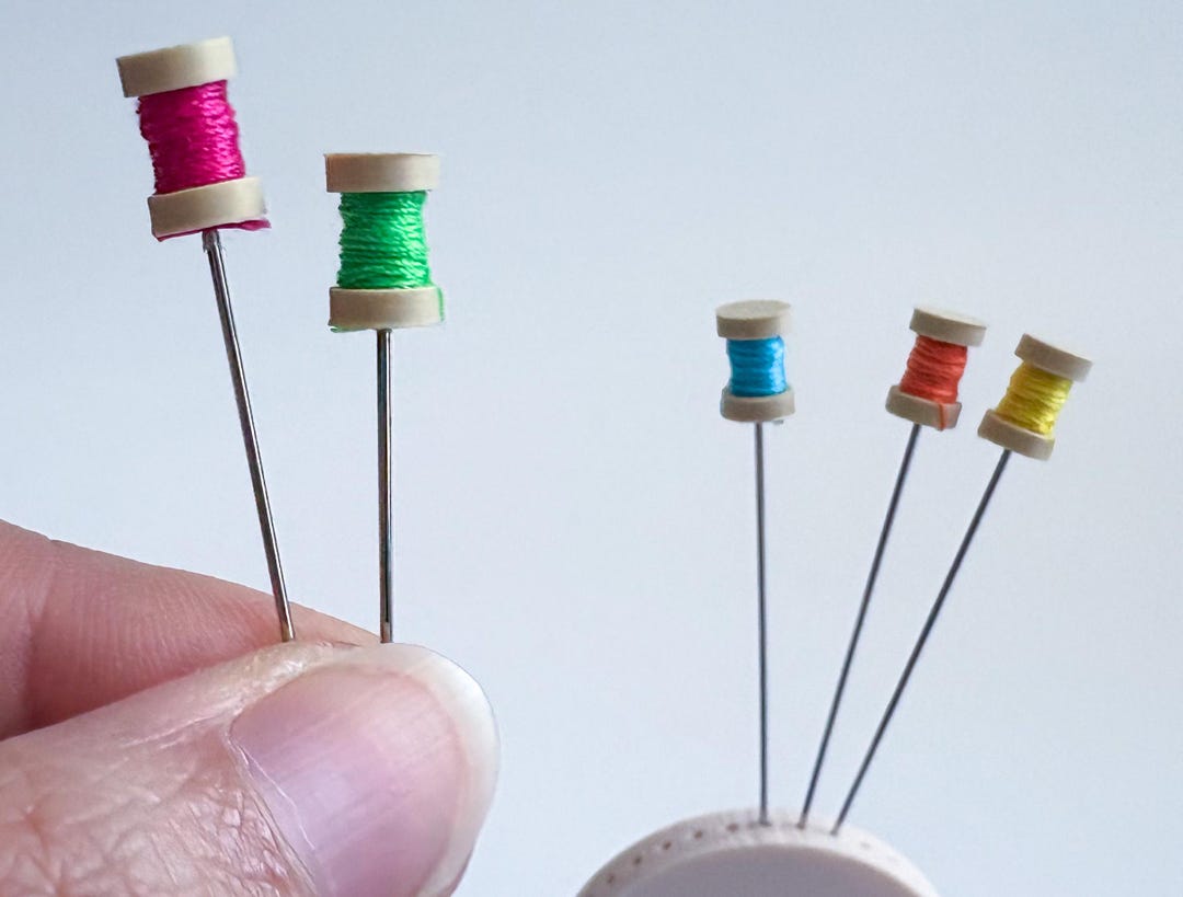 5 Pc Mini Thread Spool Bright Colors Decorative Sewing Pins, Pincushion ...