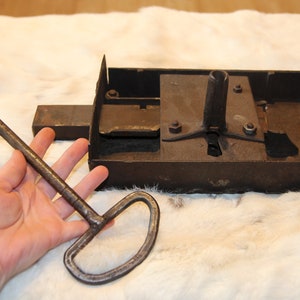MASSIVE Antique Door Lock 11 Lbs HANDMADE Gate Lock Castle Lock Cellar ...