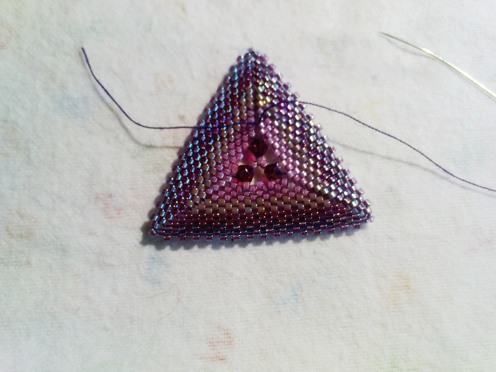 TUTORIAL - Peyote Triangle Earrings With Swarovski Bicone in the Middle - Etsy UK