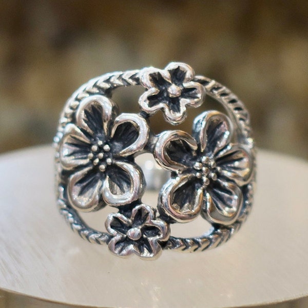 Flower Ring - Etsy
