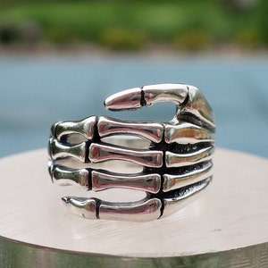 Vintage 925 Sterling Silver Skeleton Hand Ring - Etsy