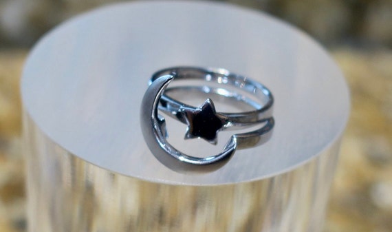 Old Silver Crescent Moon Ring