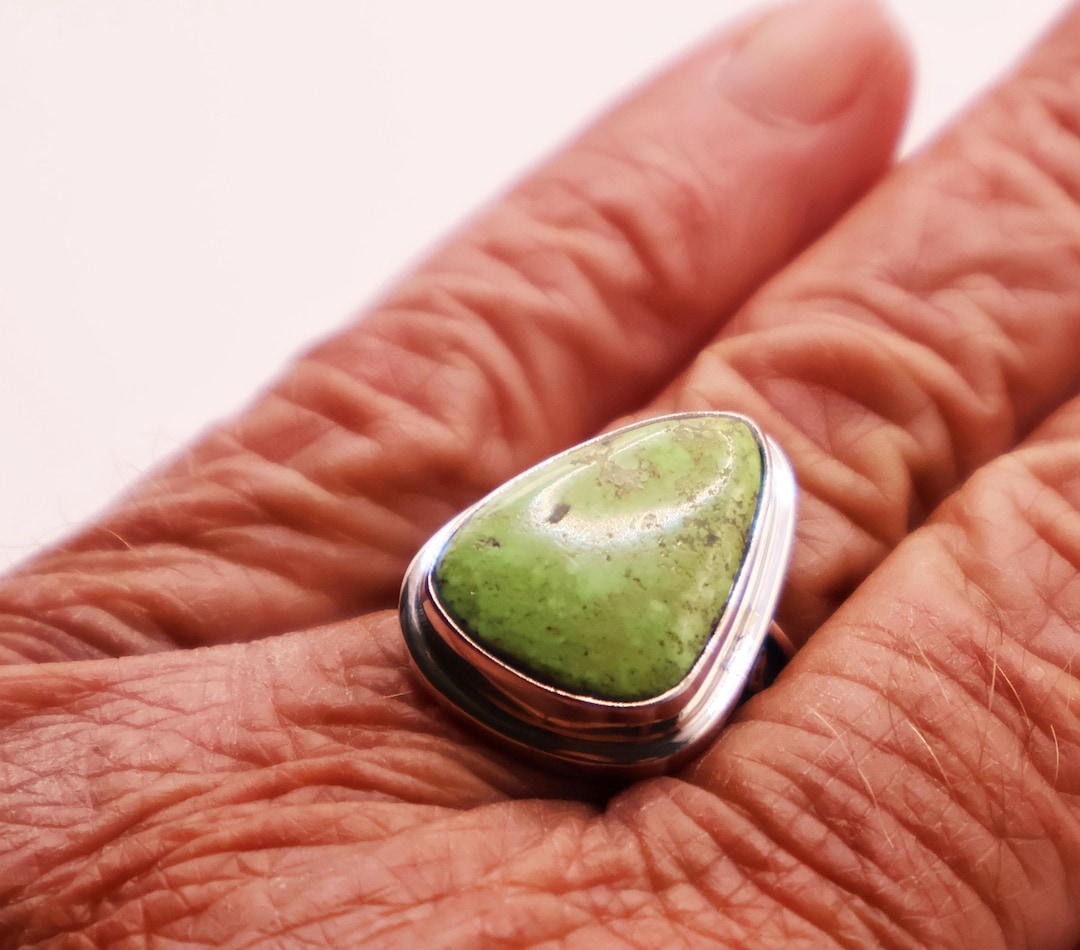GASPEITE RING, Rare, Beautiful Deep Green Gemstone From Australia, Size ...