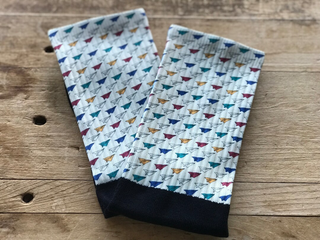 Paper Airplanes Crew Socks | Crew Socks | Paper Airplanes | Wine/green ...