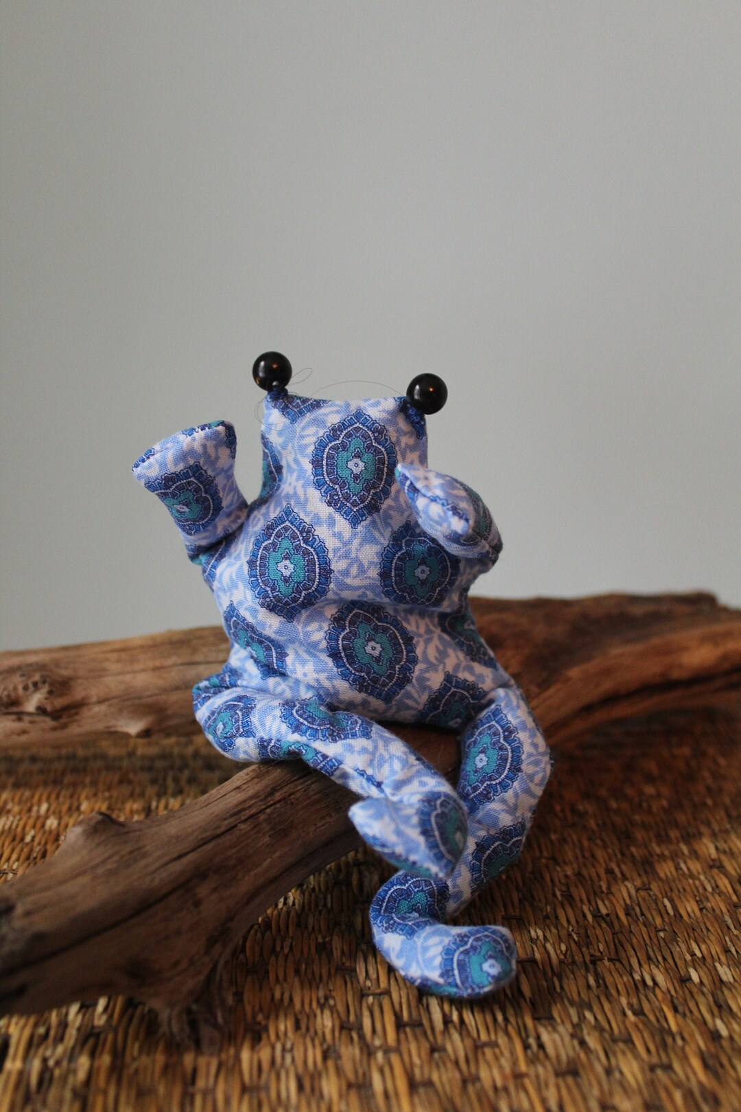 Martin the Therapy Frog: relleno de arroz y brotes de lavanda - Etsy España