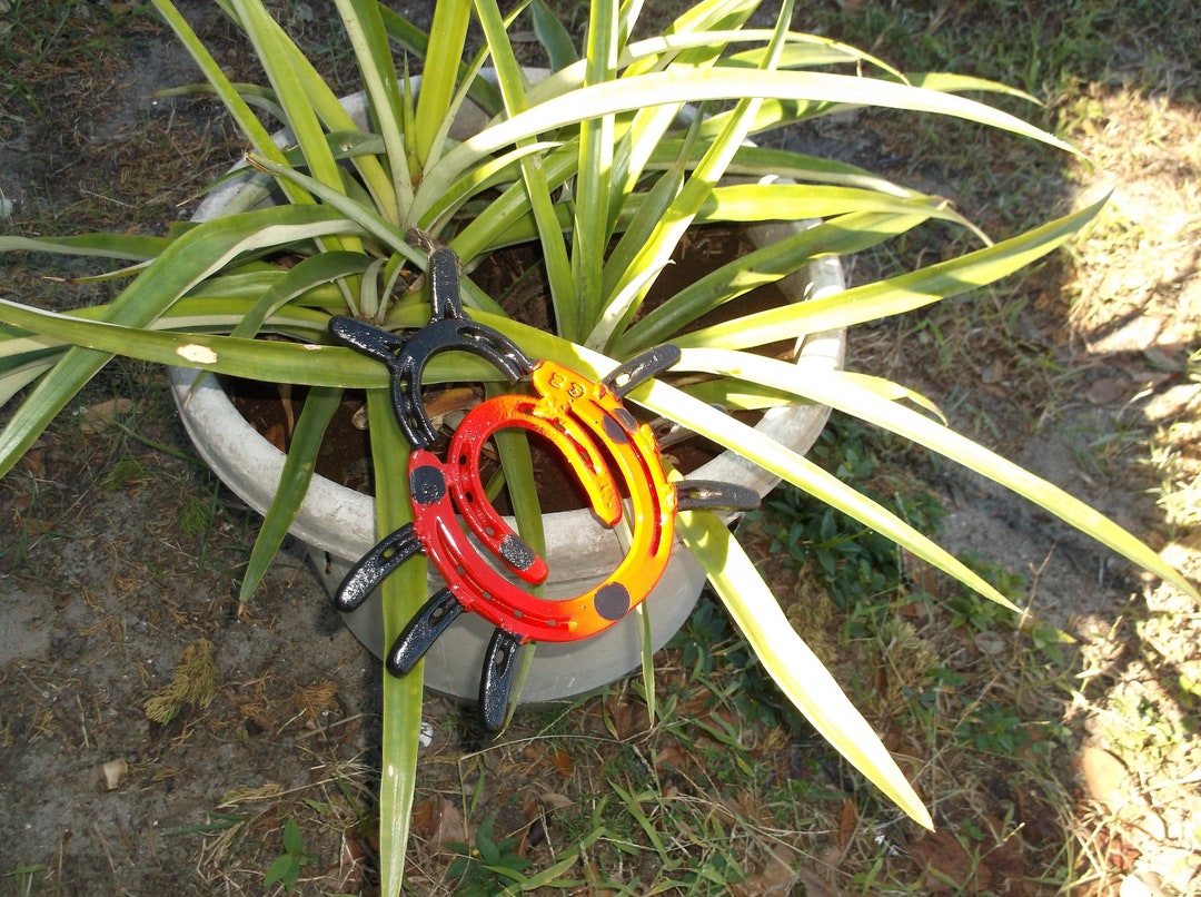 Lady Bug Horseshoe, Garden Stake, Metal Yard Art, Welded Sculpture - Etsy