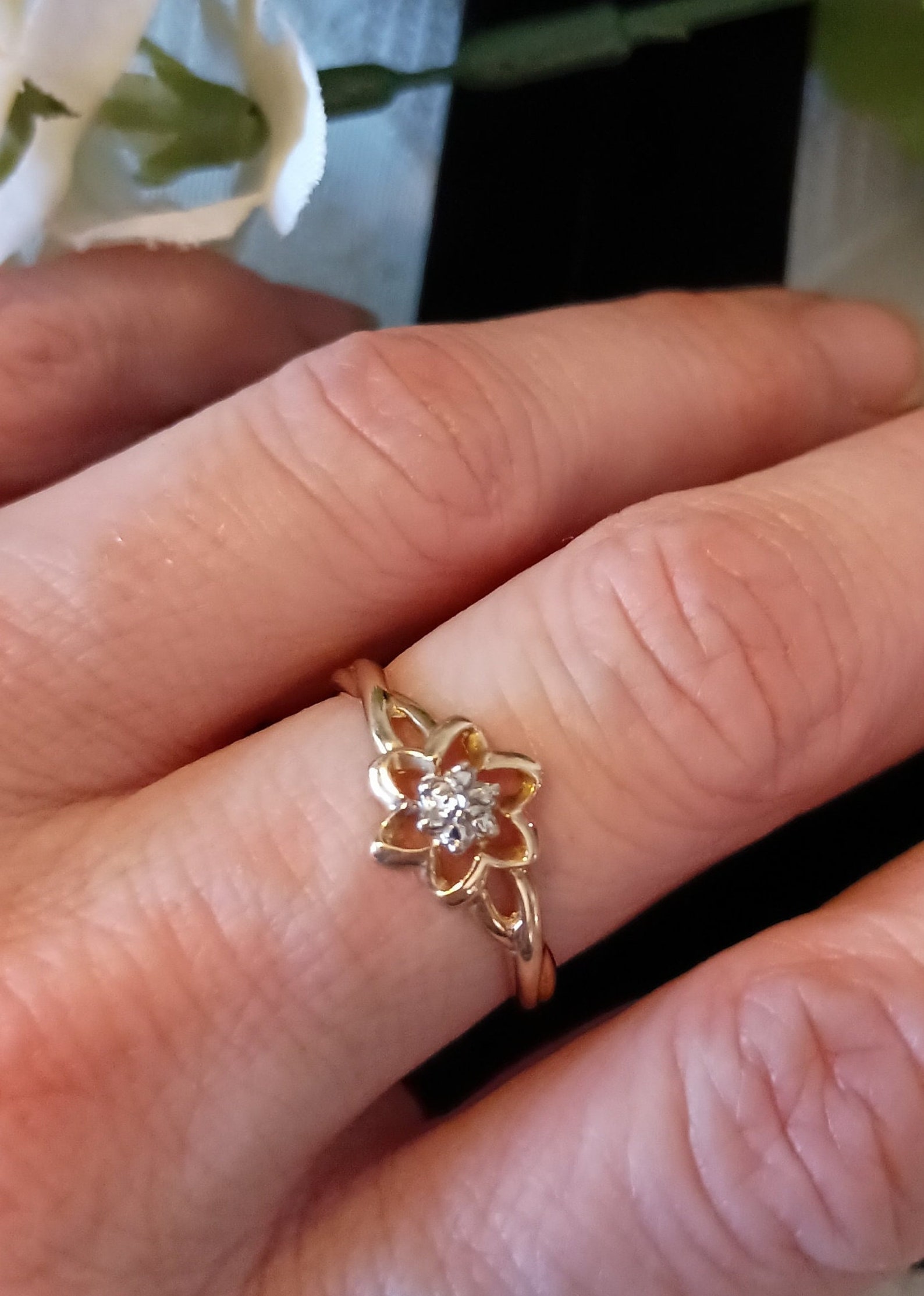 10k Flower Ring by JCM size 7 - Etsy