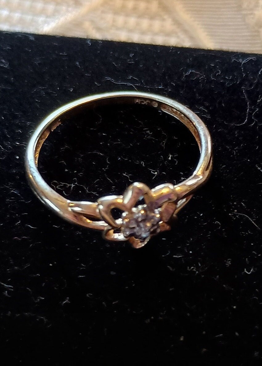 10k Flower Ring by JCM size 7 - Etsy