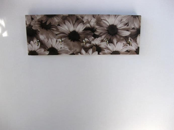 Daisy Jewelry Holder Flower Key Rack Black and White Daisies, Flowers ...