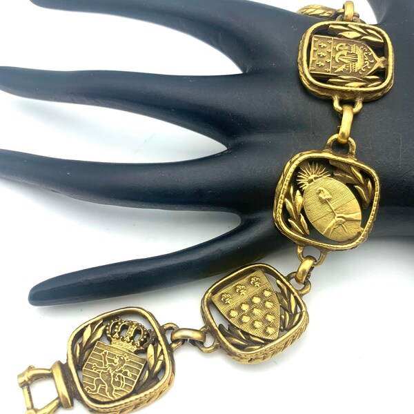 Spain Coat of Arms Necklace - Etsy