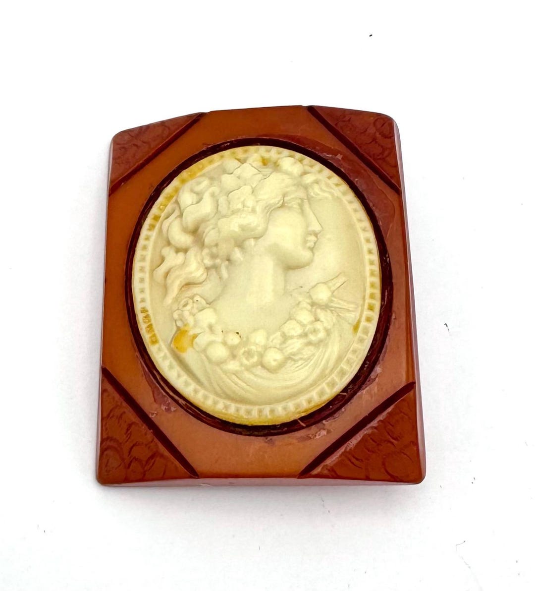 Large Bakelite Cameo Brooch Brown Bakelite Base Carved White Celluloid ...