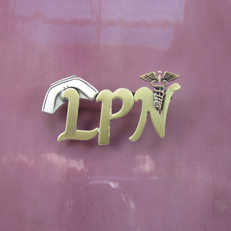 Broches De Classy Lpn - Etsy Canada