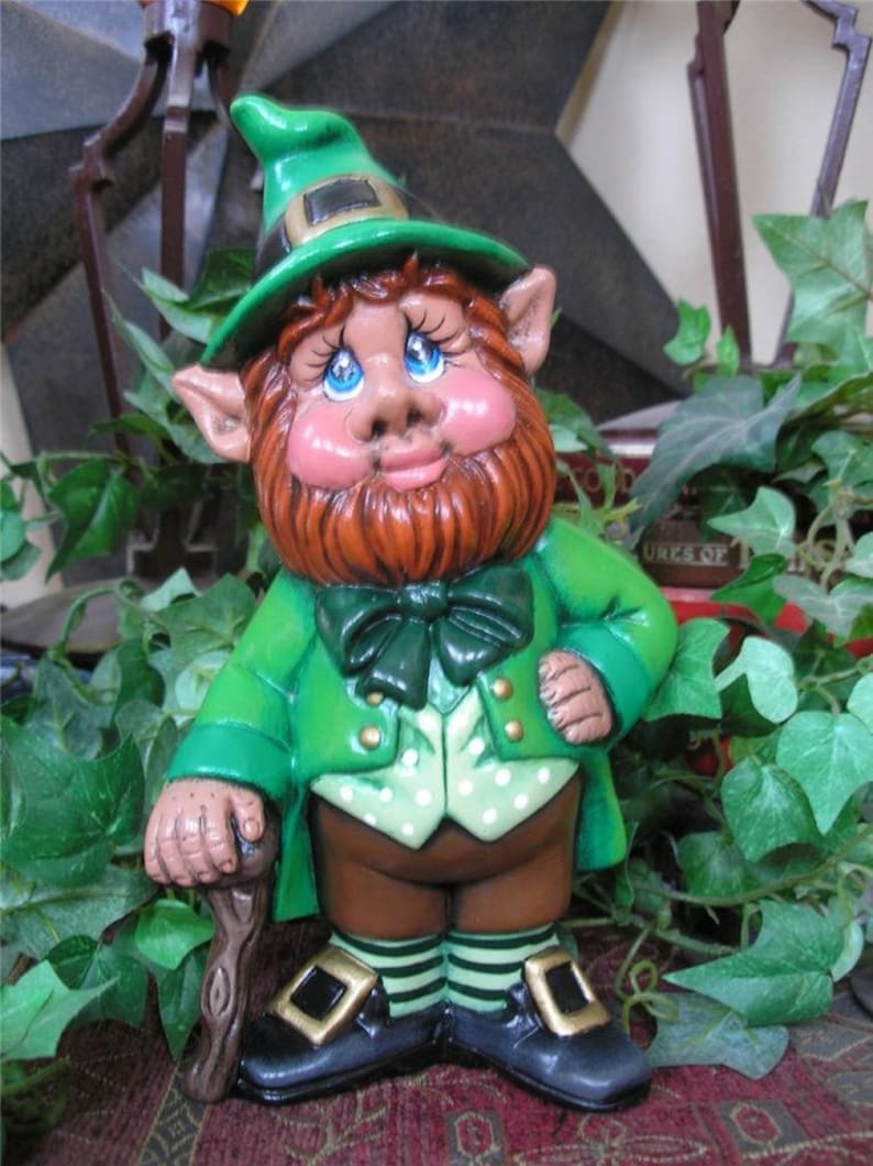 St Patrick's Day Shamrock Lephrechaun With a Shalalee - Etsy