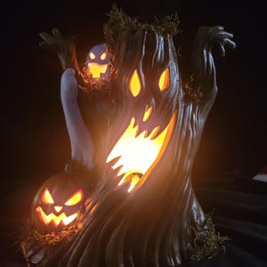 Spooky Haunted Tree Ghosts Ghouls Pumpkin Light Hand Painted Ceramic ...