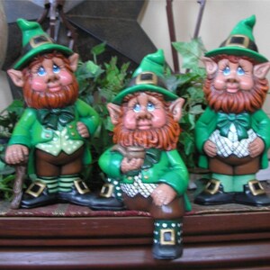 St Patrick's Day Shamrock Lephrechaun With a Shalalee - Etsy