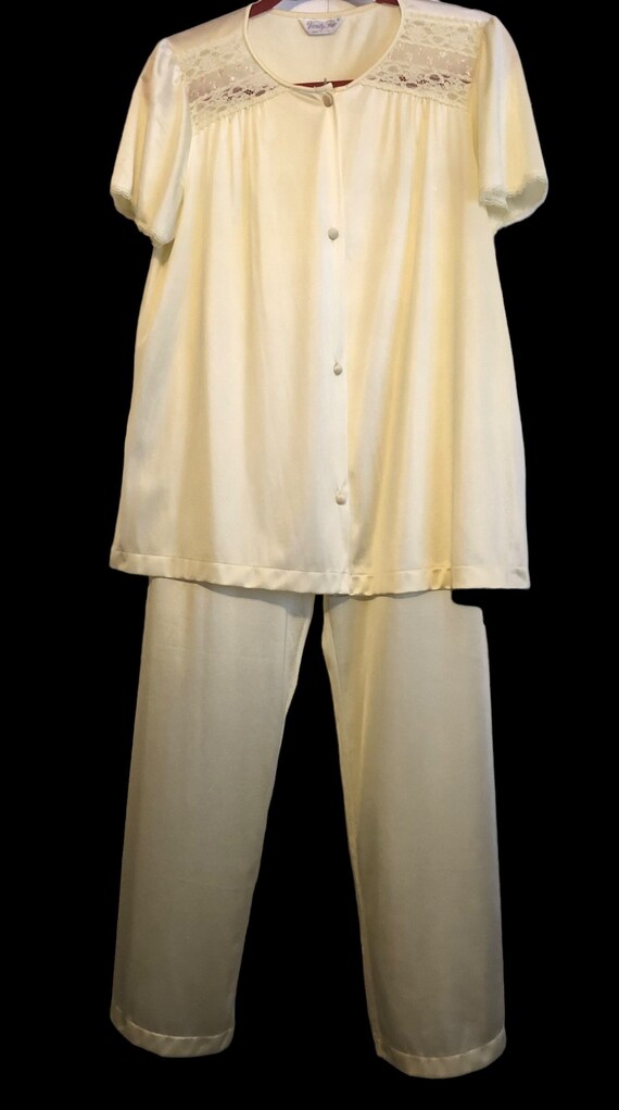 80's VANITY FAIR PAJAMAS Yellow nylon Lace insets Lin… - Gem