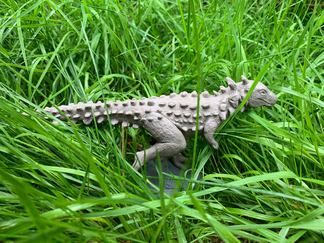 Jakapil Dinosaur Statue - Etsy